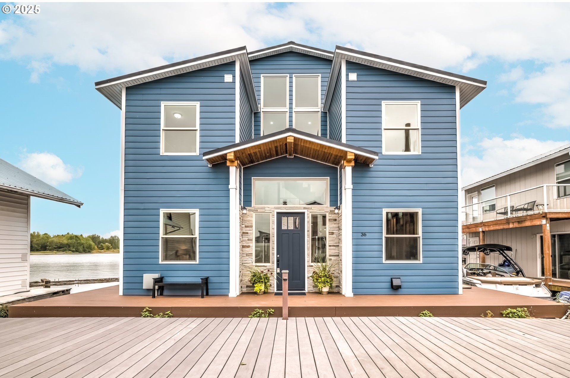 Oregon Floating Homes | Floating Home Specialist in Portland, OR