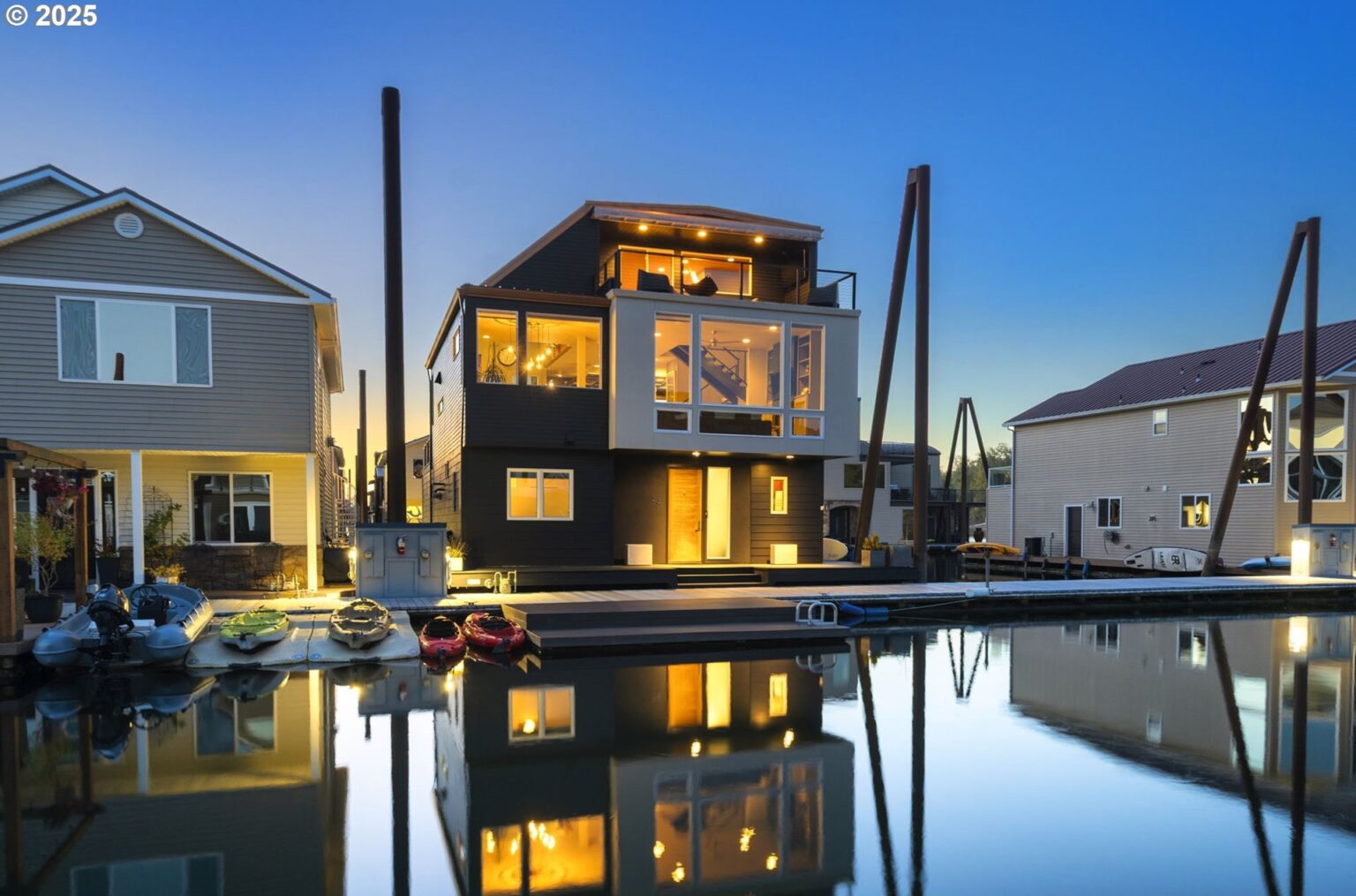 Oregon Floating Homes | Floating Home Specialist in Portland, OR